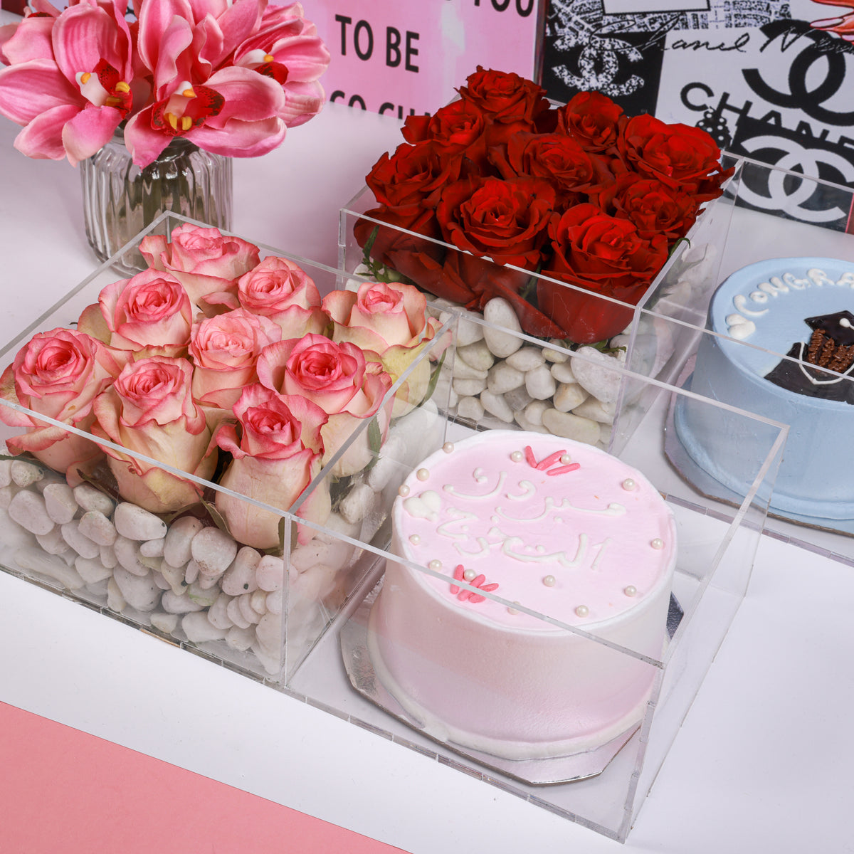 Graduation mini cake with Flowers – Sarleen Cake